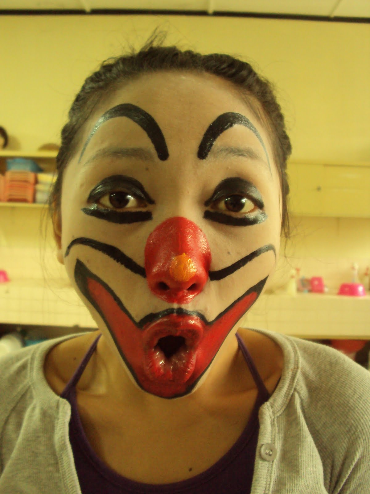 all about beauty: Clown makeup to give effect funny to those who see
