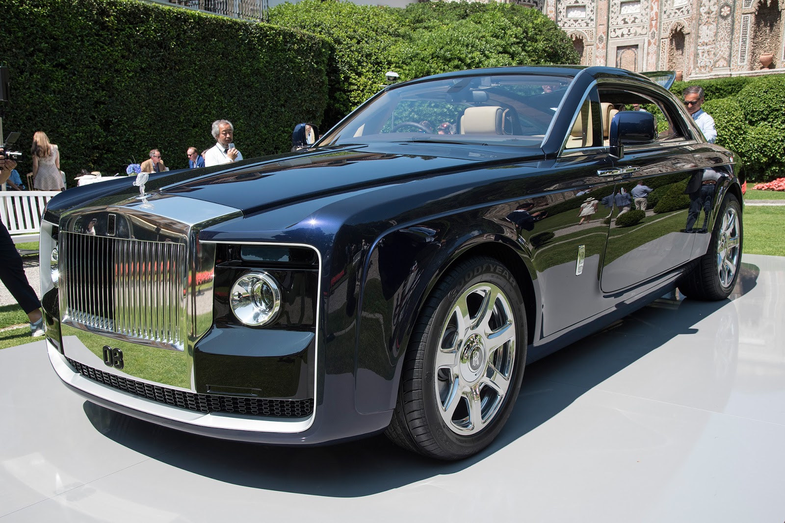 41 MILHÕES: Rolls-Royce apresenta carro mais caro de todos os tempos ...
