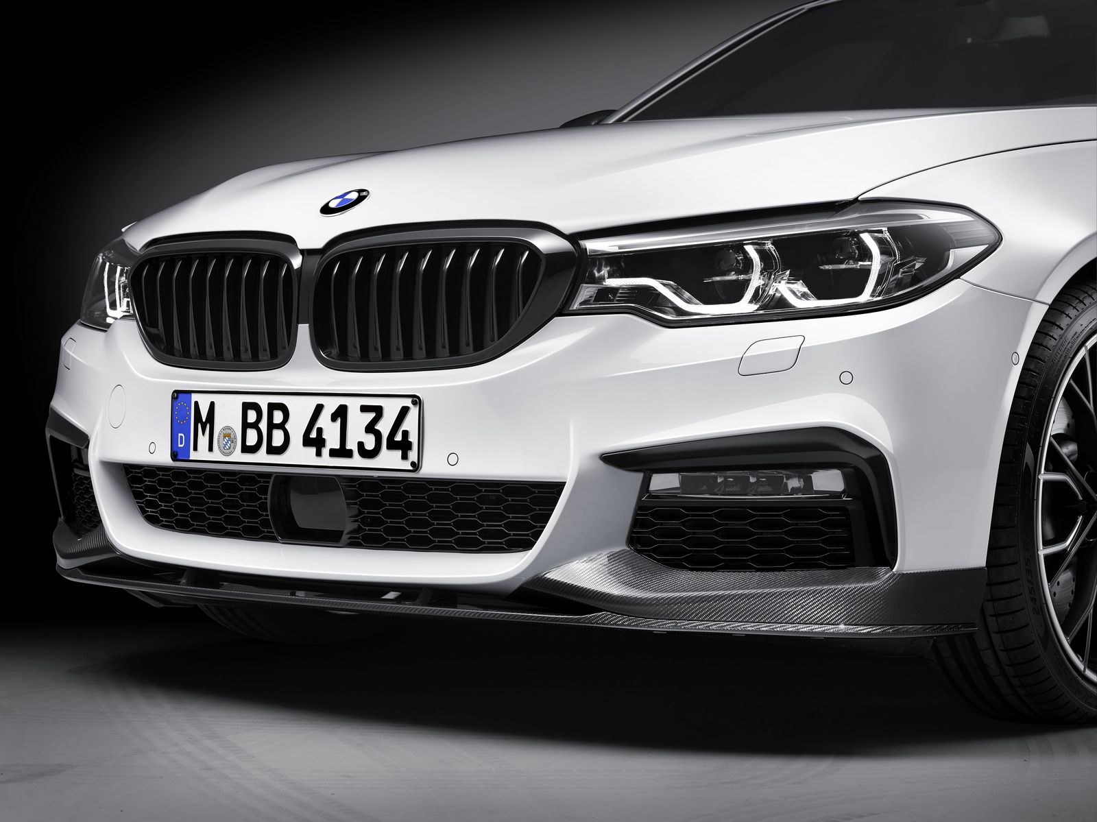 BMW Turns Up The Heat On New 5-Series With M Performance Accessories ...