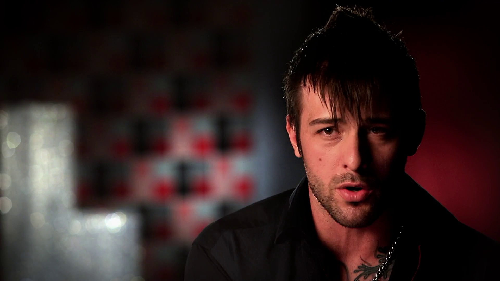 ausCAPS: Nick Hawk nude in Gigolos 5-04 "Rap Battle"