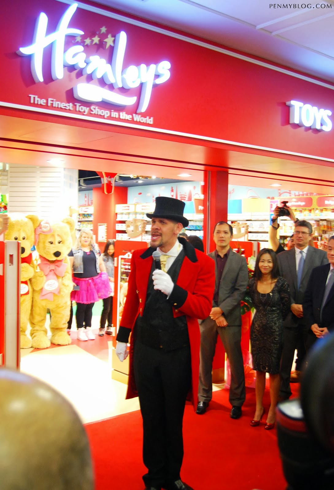 Pen My Blog: Hamleys First Flagship Store Opens in One Utama