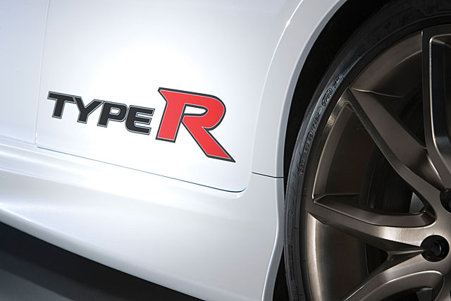 .: Honda開發Fit Hybrid Type R