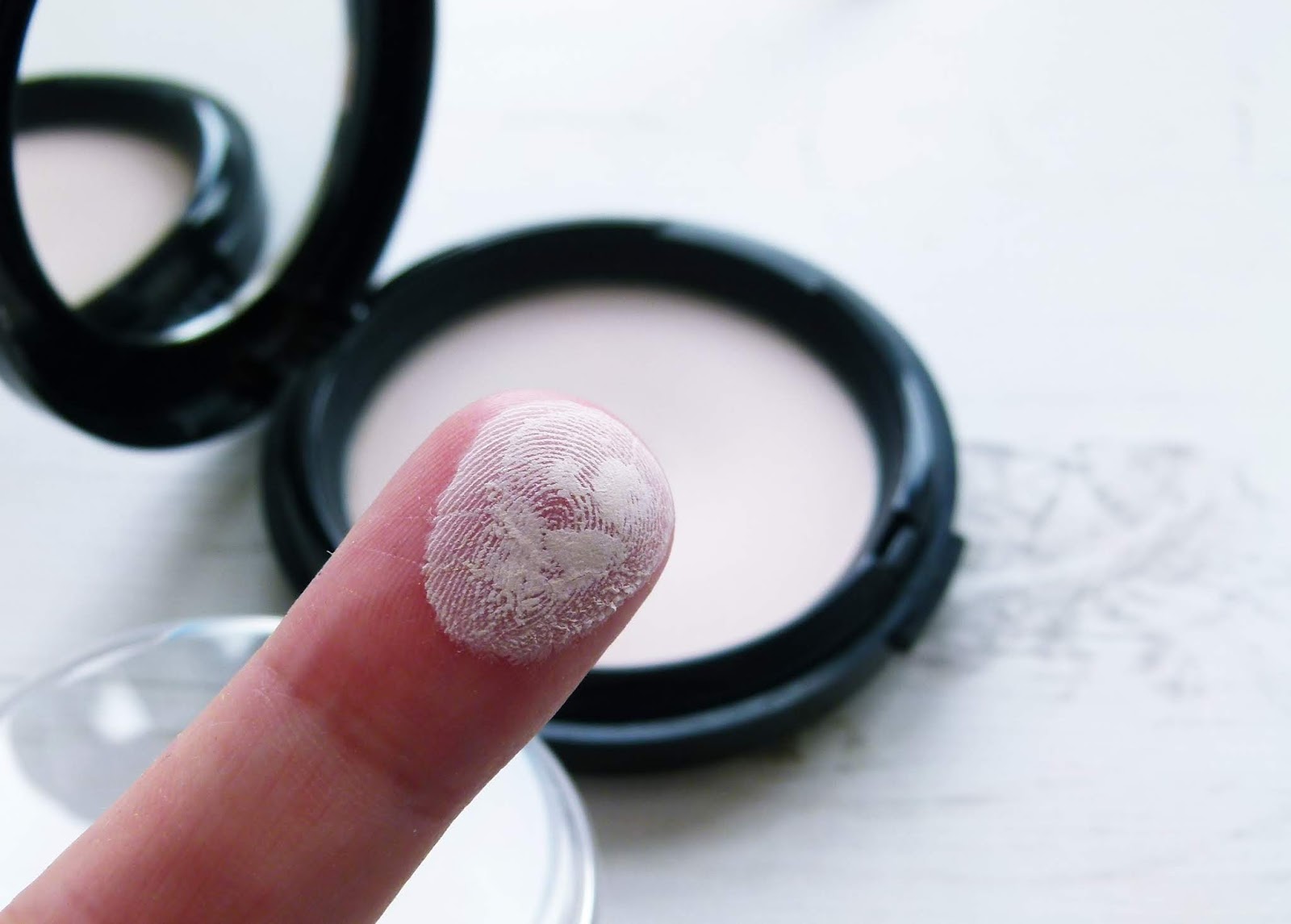 1001 Pasji: Make-Up Atelier Paris Matujący puder w kompakcie Antishine CPA1 1001 Pasji: Make-Up Atelier Paris Matujący puder w kompakcie Antishine CPA1