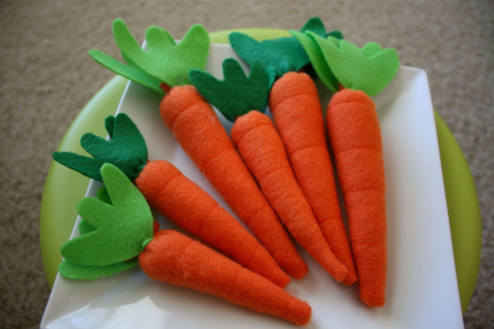 Sunshiny Days Felt Carrots sunshiny-days-felt-carrots