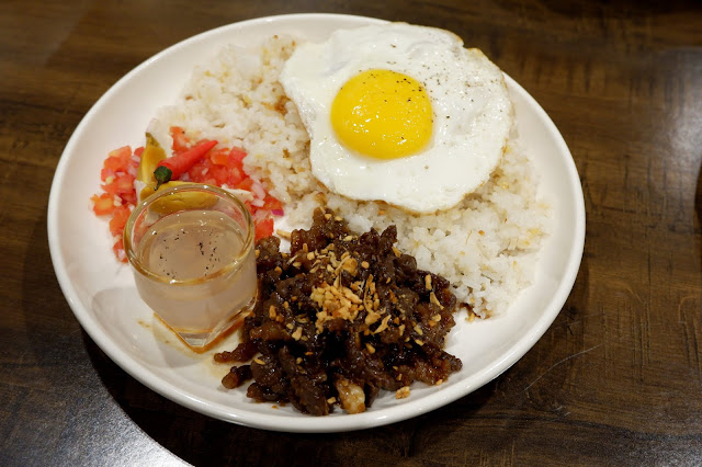 Sand Under My Feet: Varra Restobar - San Juan's New It Place