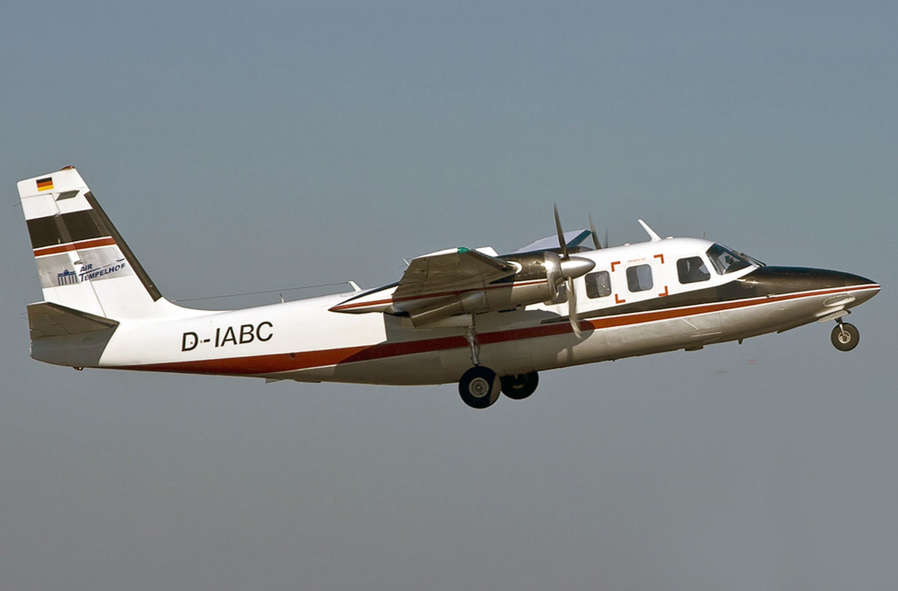 nhungdoicanh: Aero Commander 680