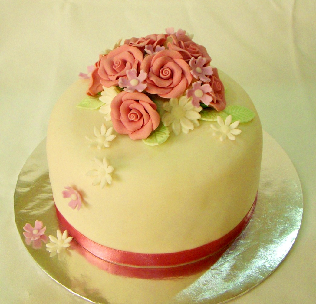 Bearylicious Cakes: Floral bouquet cake