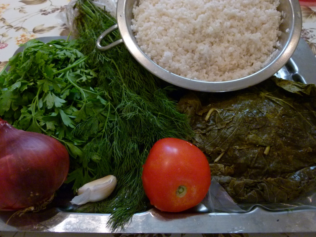 Gefüllte Kohlblätter und Paprika - Maschi Koronb wa Filfil | Ägyptische ...