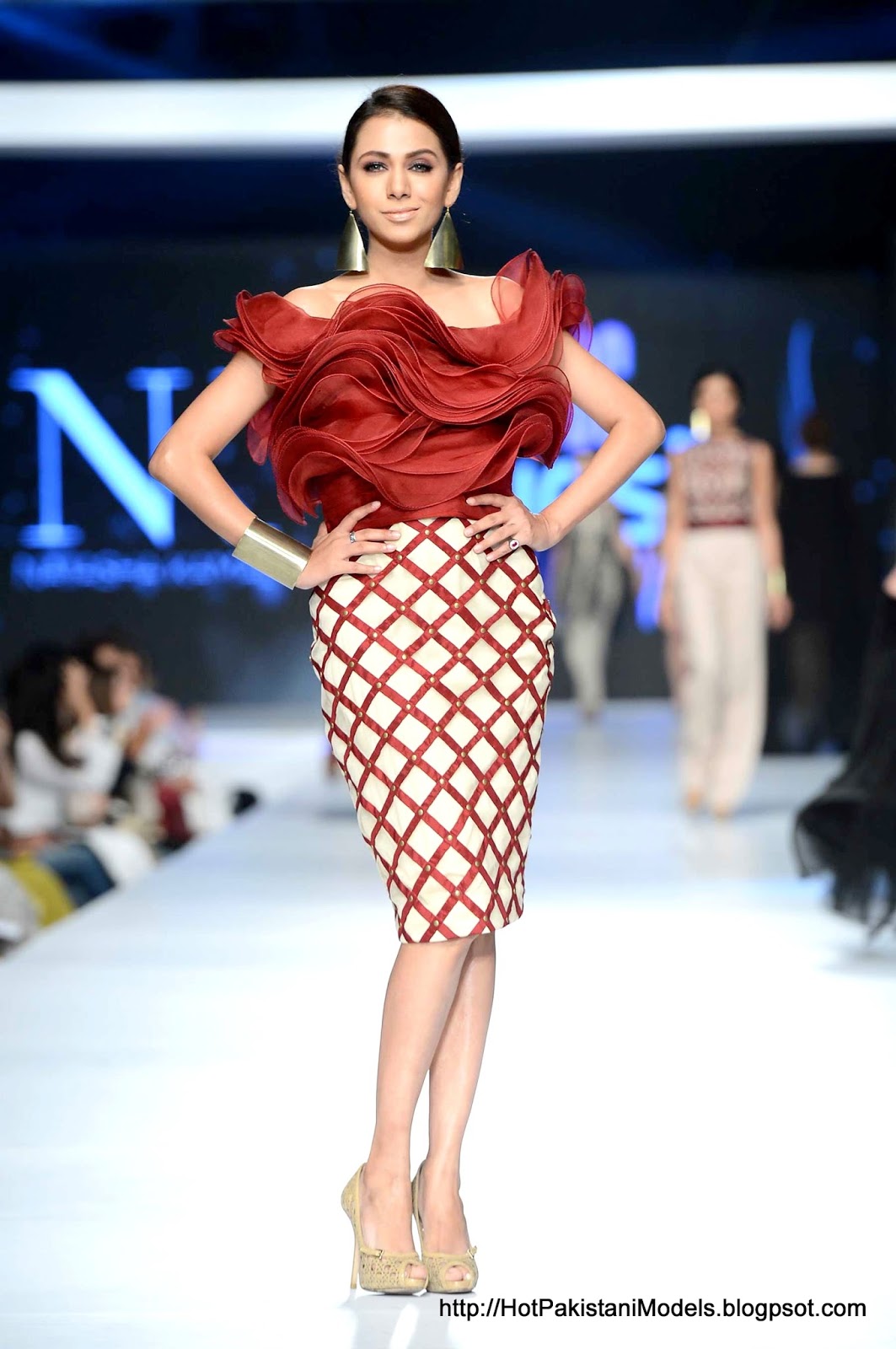 Pakistani Models: Pakistani Models: Hot Platter F - Hottest Pakistani ...