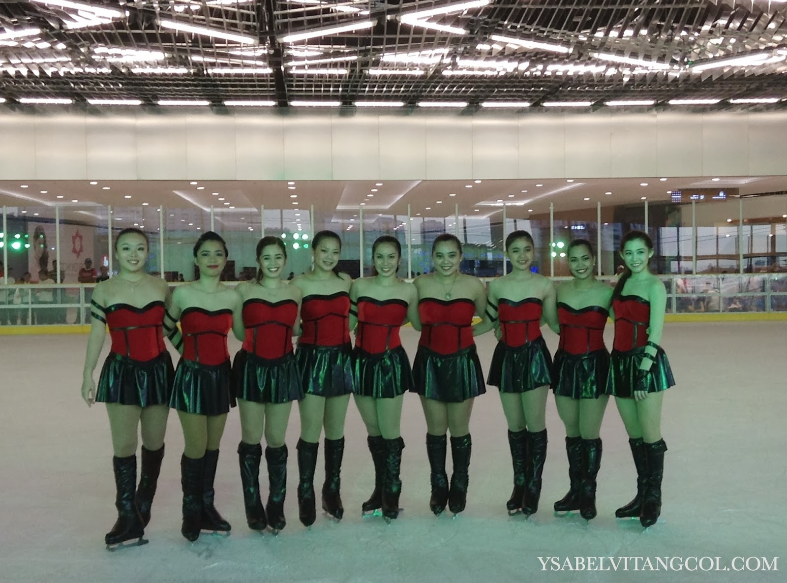 Pleasantly Chic has moved!: The MEGA Comeback: SM Megamall Ice Skating Rink