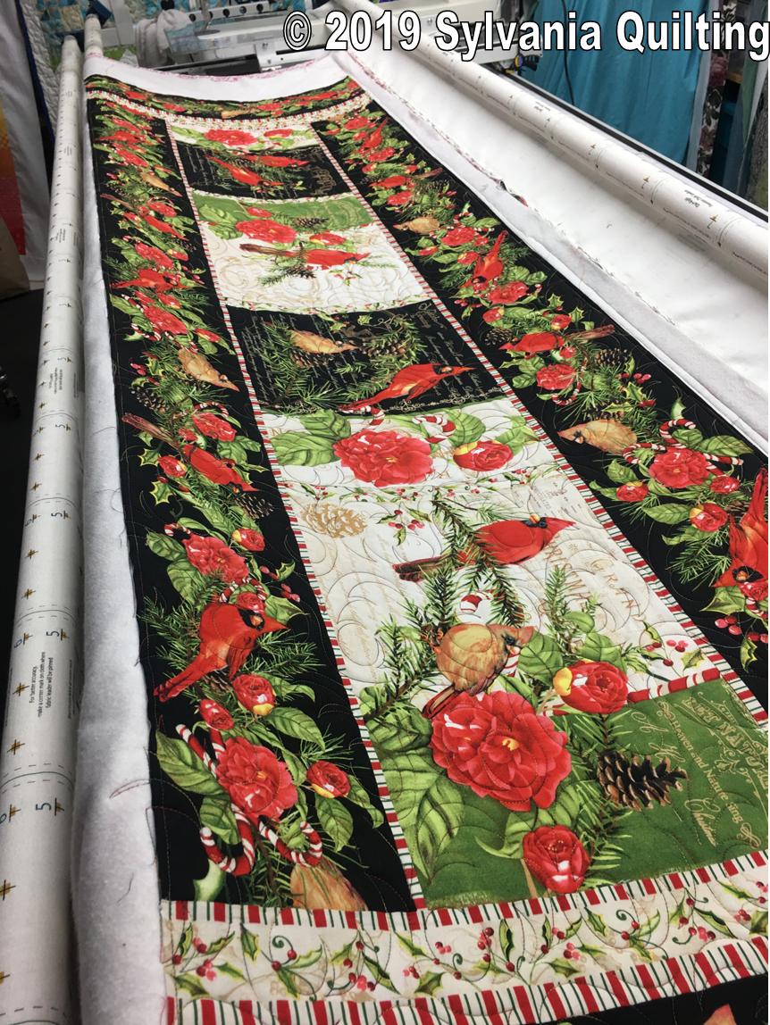 Sylvania Quilting: Laura K's cardinal table runner