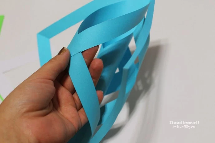 Deck the Halls with Paper! 3D Snowflakes and Paper chains!