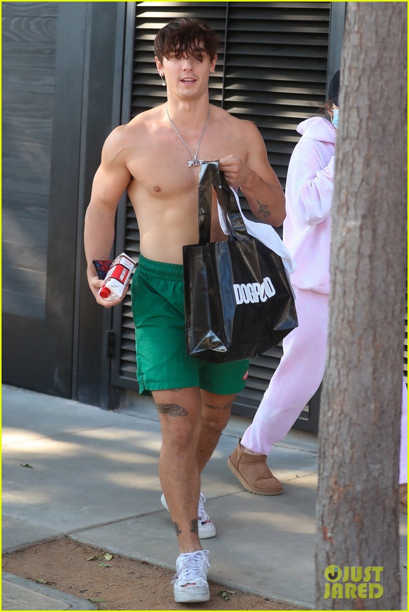 Alexis_Superfan's Shirtless Male Celebs: Bryce Hall shirtless after the gym