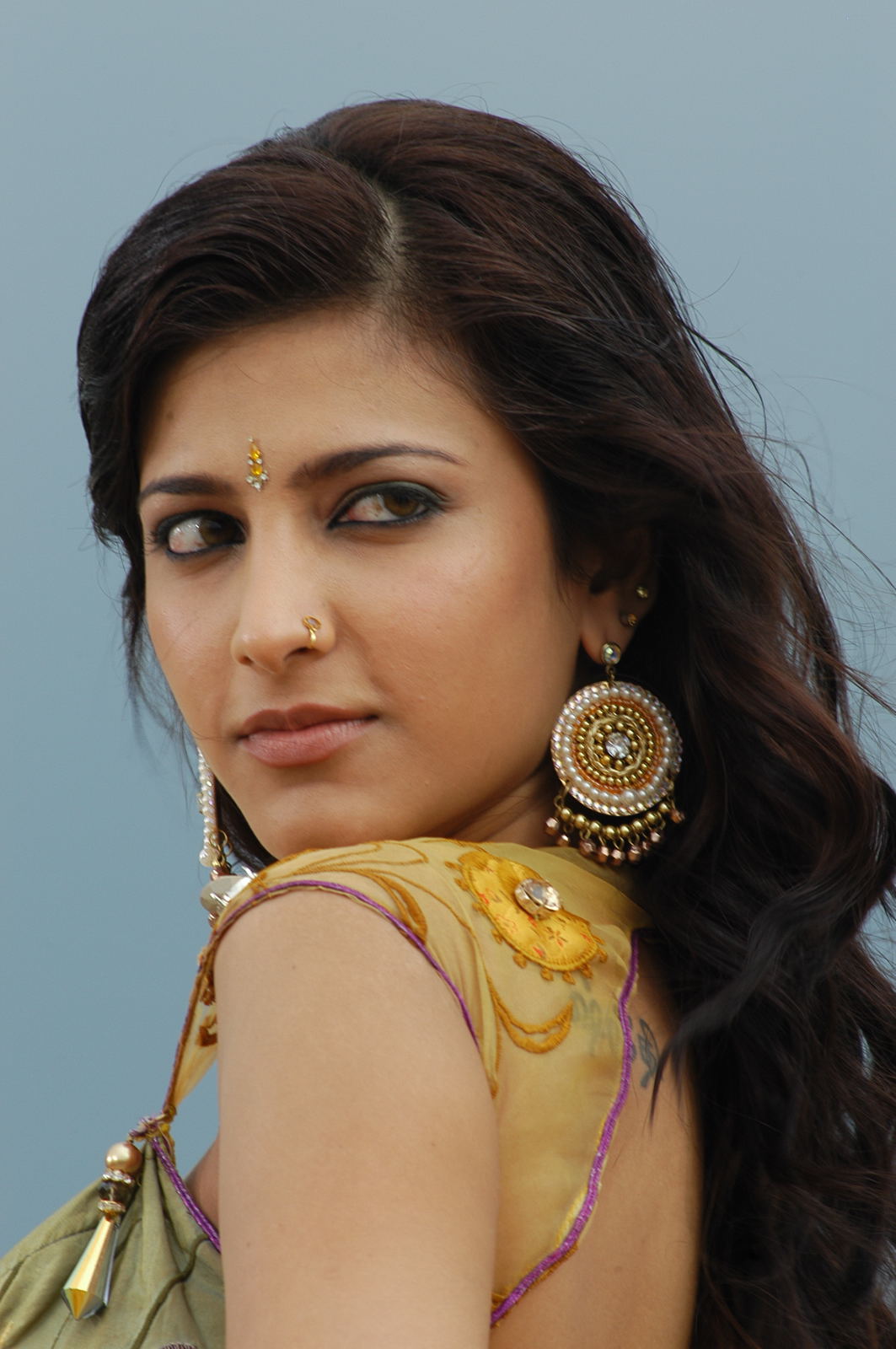 Telugu Movie Stuff: Sruthi Hassan Latest Pics