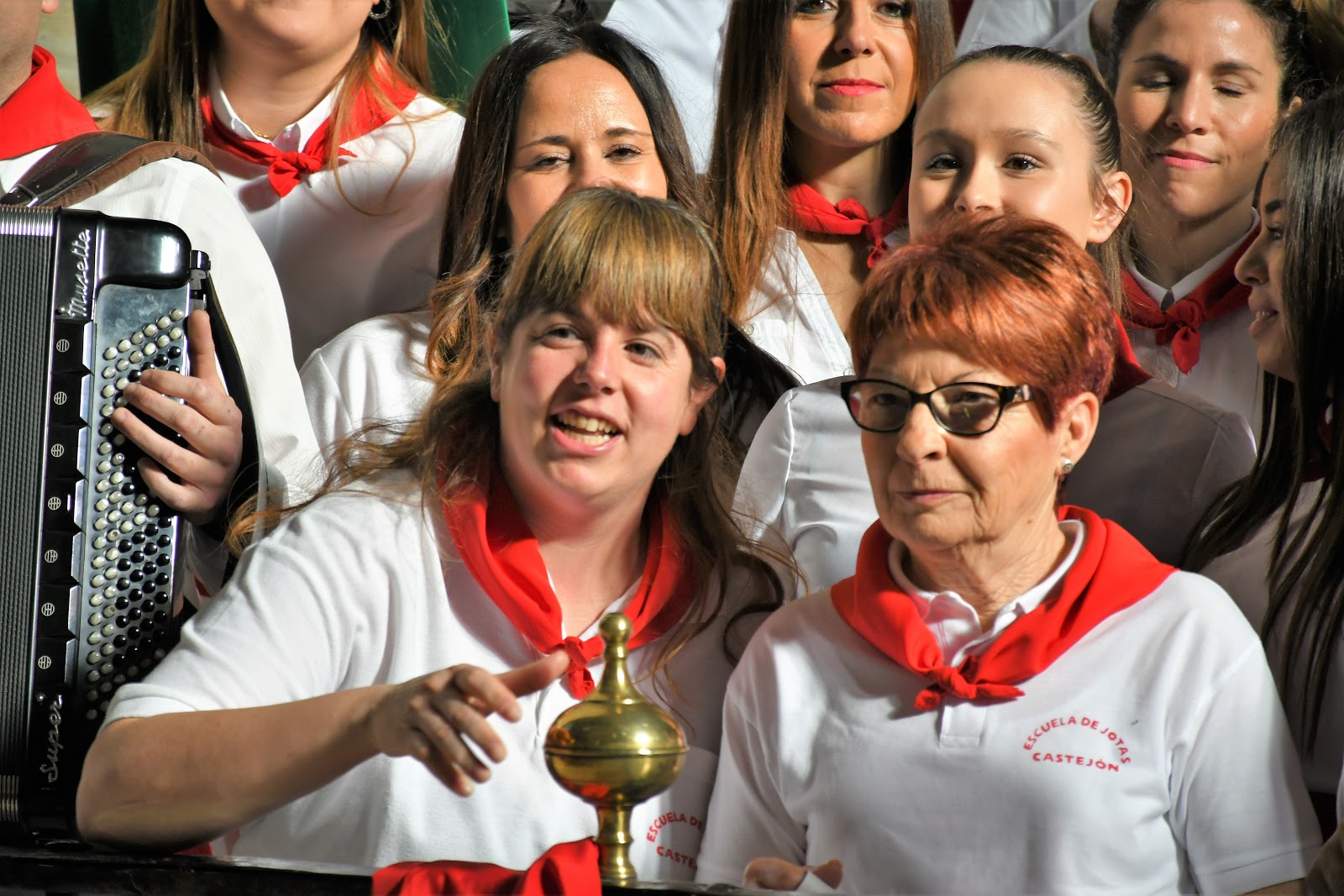 Jotas y Joter@s: Misa Navarra (Campanas del Alba) Homenaje a Tomás ...