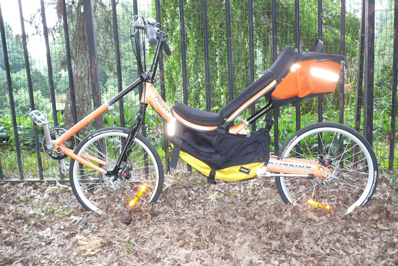 Recumbent bikology in the urban jungle.: Panniers and bags for Cruzbike ...