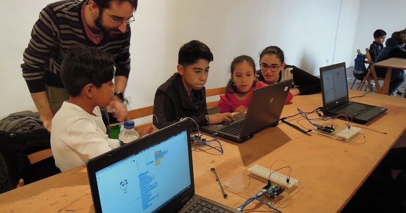 Una veintena de niños y jóvenes aprenden nociones básicas de robótica y ...