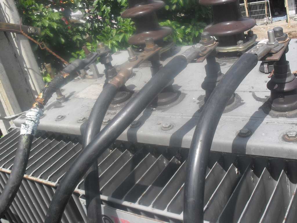 PREVENTIF PENGGANTIAN BUSHING TRAFO - SERVICE TRAFO, KUBIKEL,PURIFIKASI ...