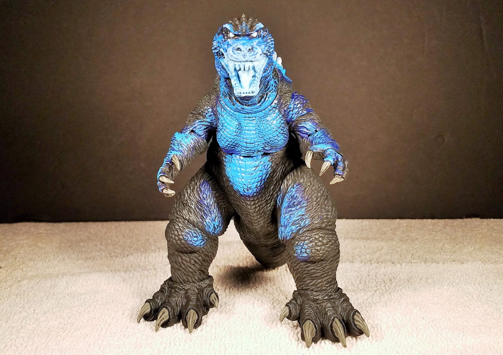 The Gryphon's Lair : Let's Look At: NECA GODZILLA 2001 (ATOMIC BLAST)