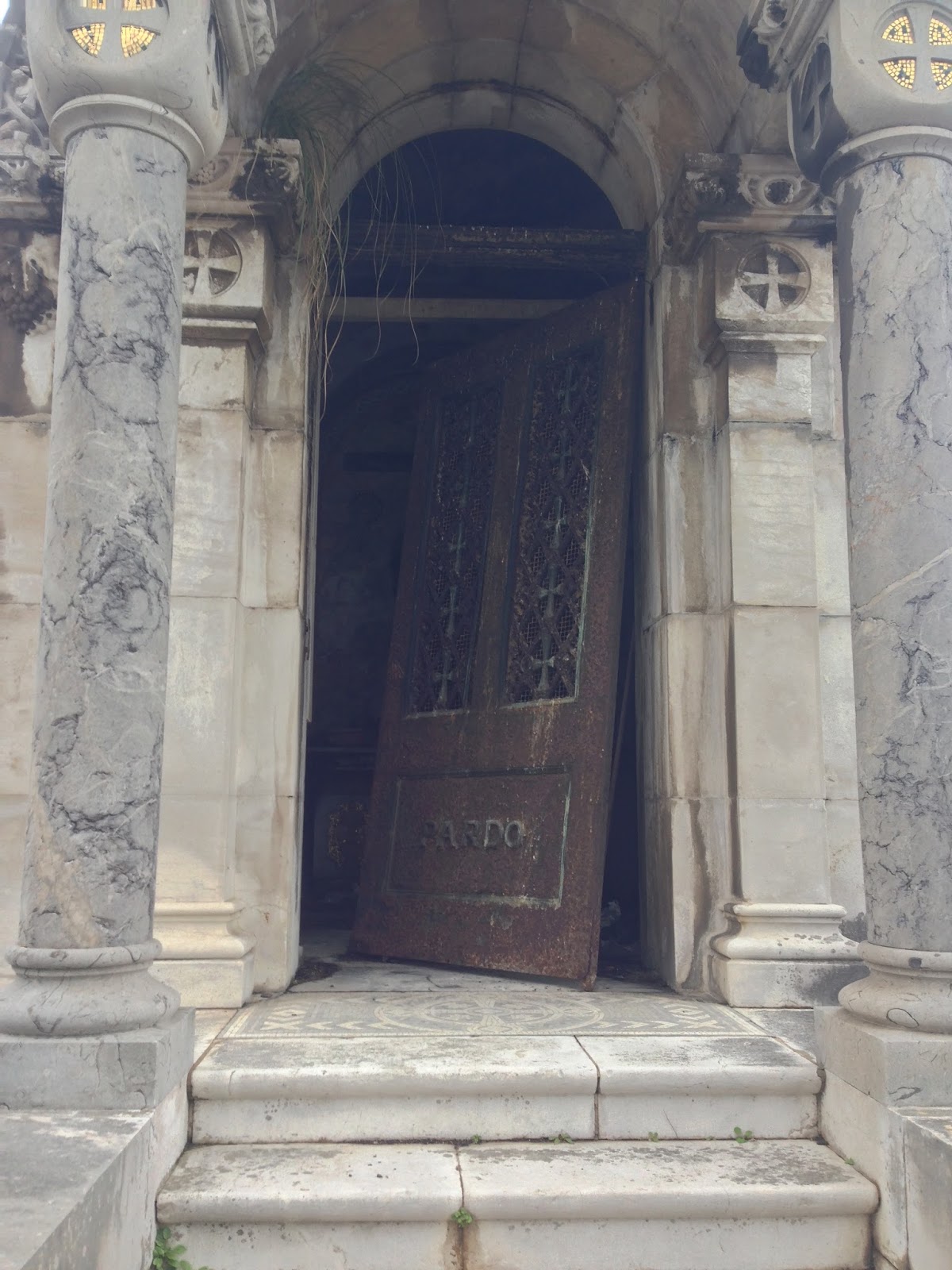 Palabras da man ao corazón: Epitaphs (XVIII): Posthumous Letters in Ciriego