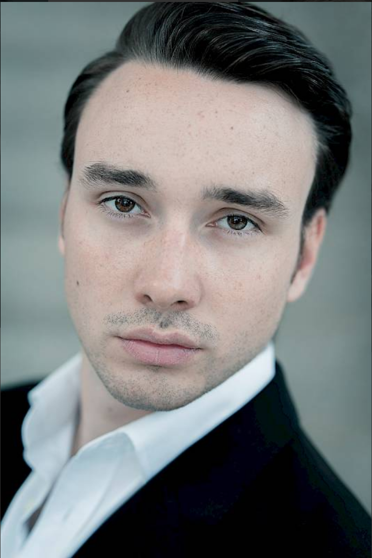 BARIHUNKS ®: Introducing British barihunk Huw Montague Rendall