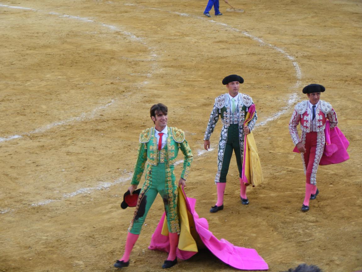DE CATAFALCO Y ORO: ADRIAN DE TORRES. ARROLLADOR EN BAEZA