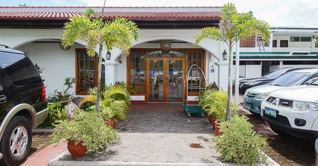 Sunset Bay Beach Resort: Featuring Elyu's Beautiful Sunset (San ...