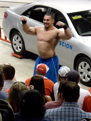 Worldwide Bodybuilders: US strongman Kevin Nee