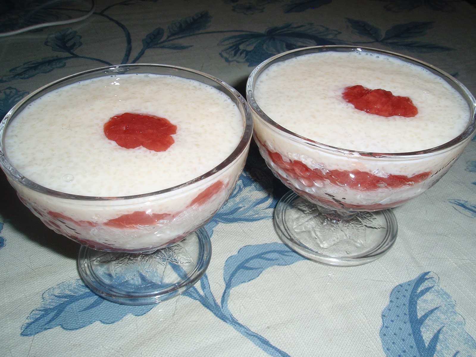 MIS MEJORES COSAS: TAPIOCA DULCE CON MERMELADA DE FRESA
