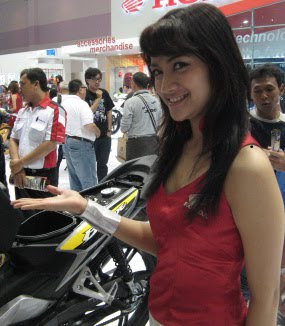 Sales Promotion Girls: Sales Promotion Girls in Bikini Sexy dress