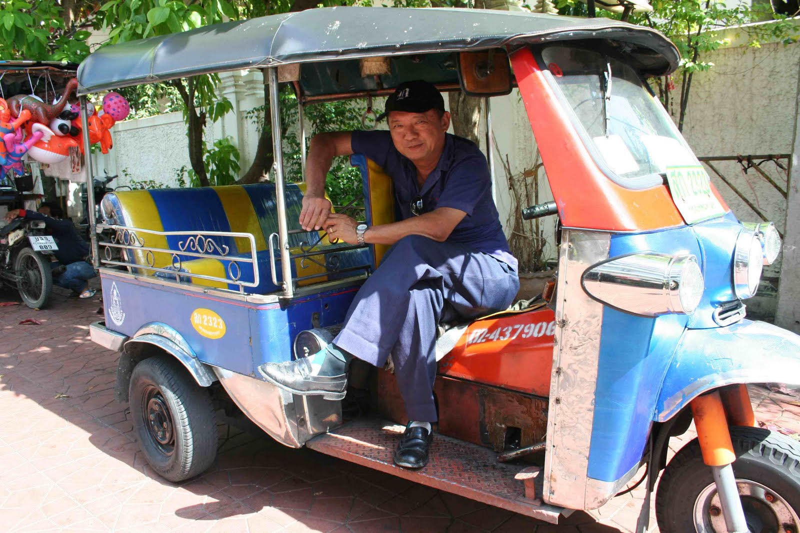 LES BAGUETTES EN L'AIR: Voir l'Asie en touk-touk