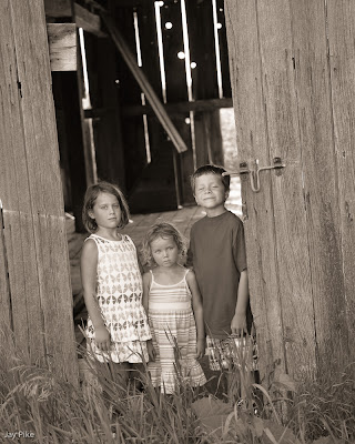 A little bit of Jay: Barn Portraits of the Kids