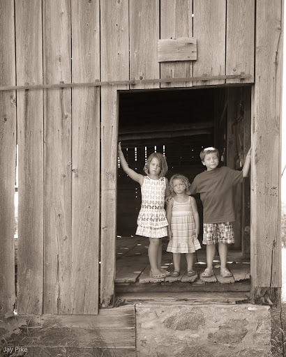 A little bit of Jay: Barn Portraits of the Kids