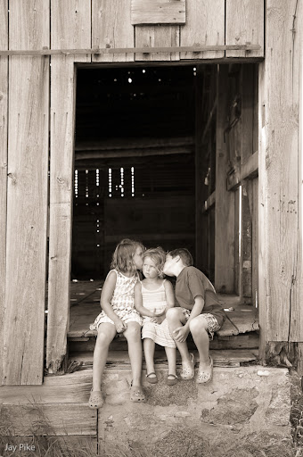 A little bit of Jay: Barn Portraits of the Kids