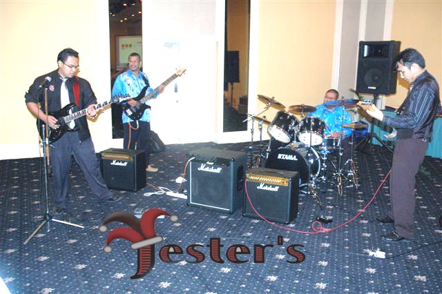 Jabatan Kejuruteraan Mekanikal: Persembahan band pensyarah "The Jesters ...