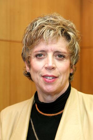 Movimento Festlatino: ISABEL PIRES DE LIMA - SECRETÁRIA-GERAL DO ...