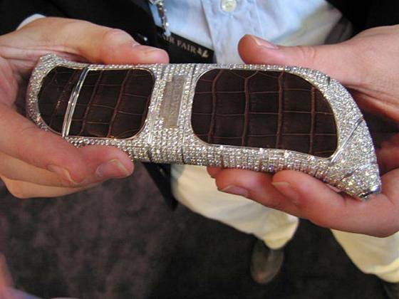 FUSE MAXx ! !: The World's Most Expensive Diamond Studded Cellphone