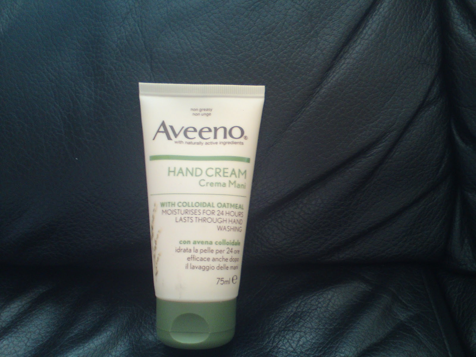 Sassys World: Aveeno Hand Cream