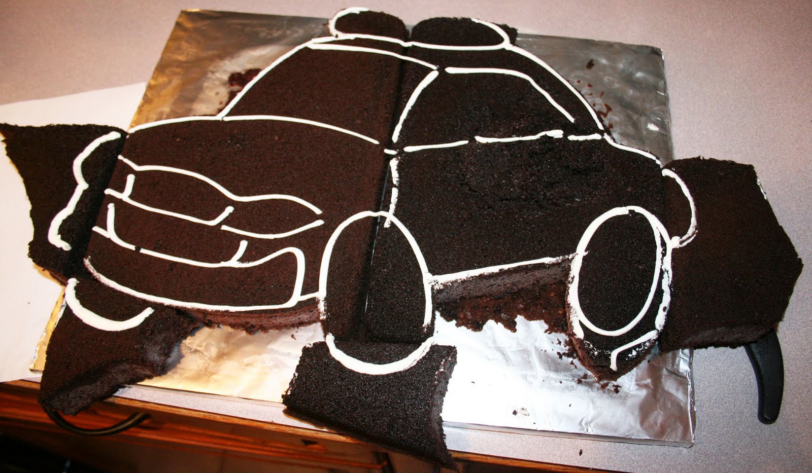 Bouncing Off The Walls: Mmmm. Cake!