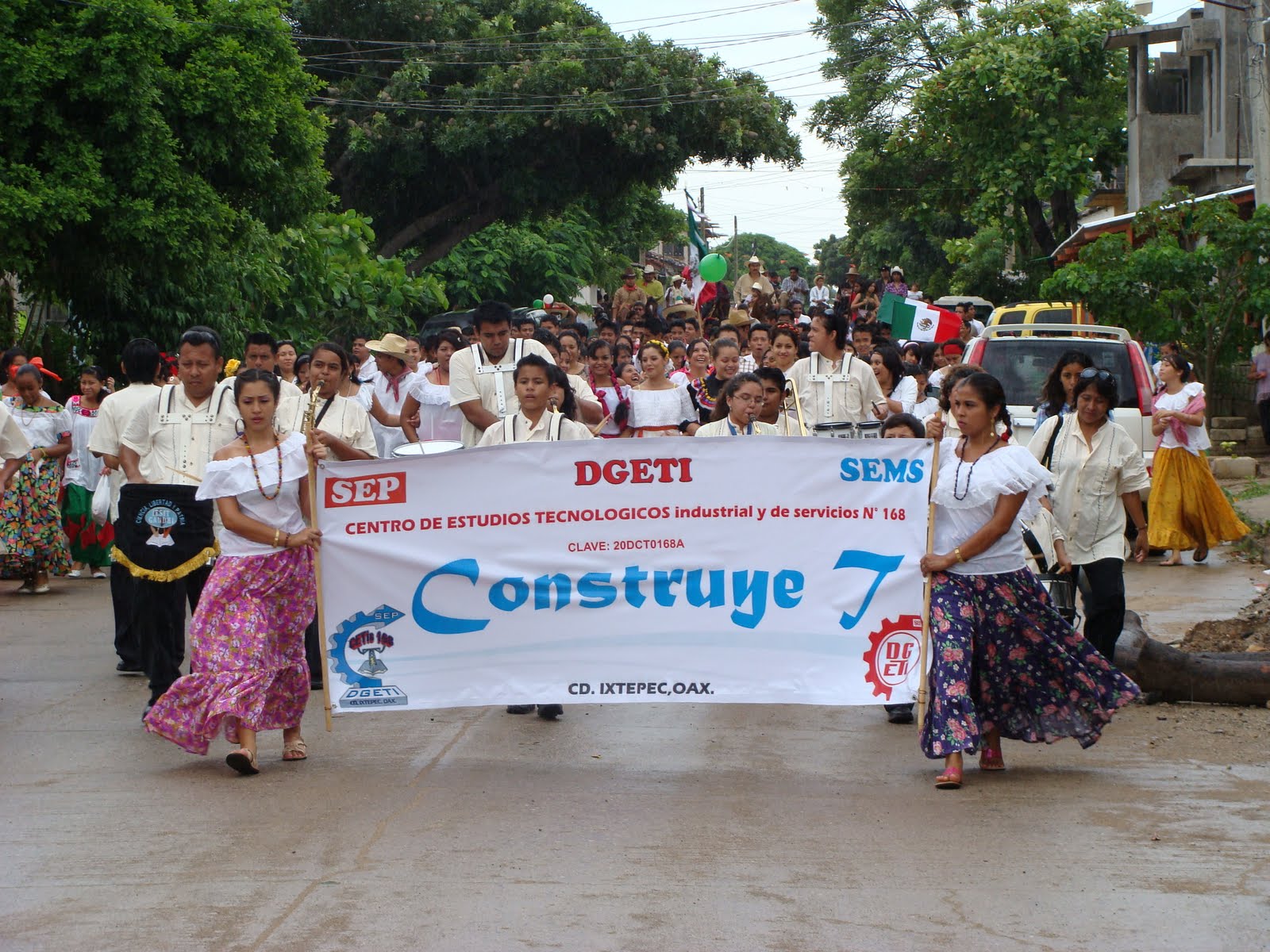 Realiza CETis Ixtepec calenda bicentenaria | Expresion una nueva vision ...