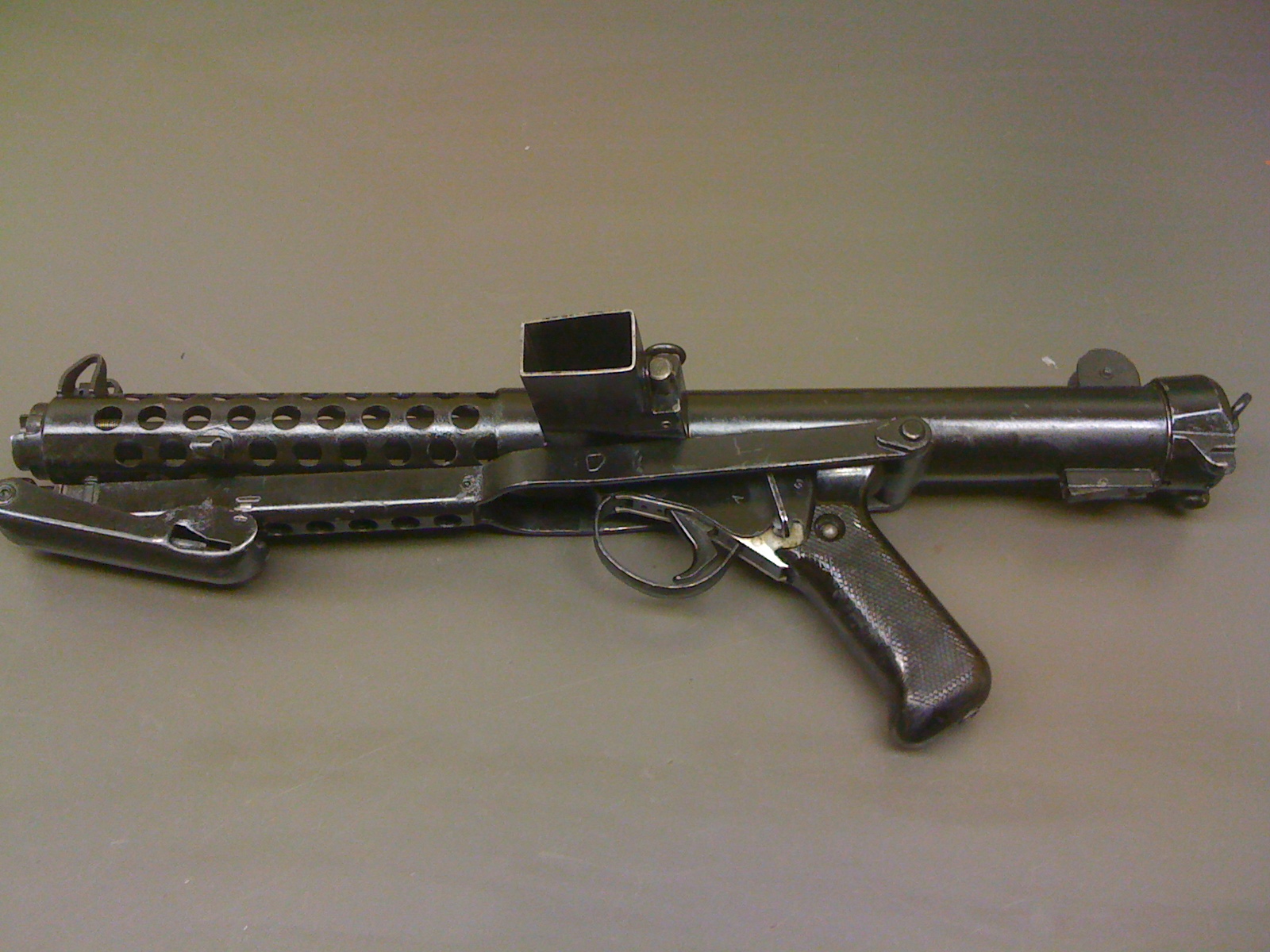 Seagulls and Guns: Gratuitous Gun Pr0n