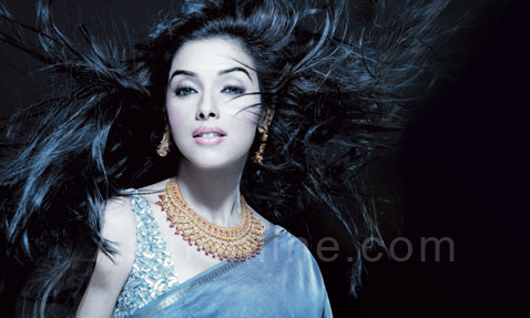Asin in Tanishq Jewellery Ad Photo Shoot Stills ~ Hot Desi Actress Stlls