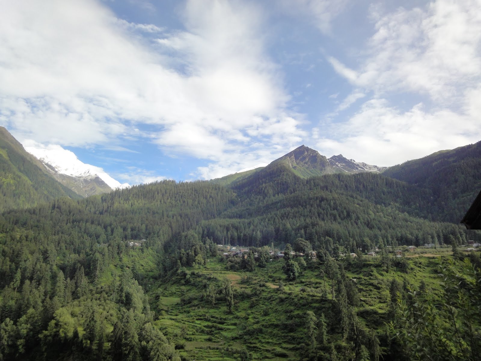 the road is life.: the parvati valley.