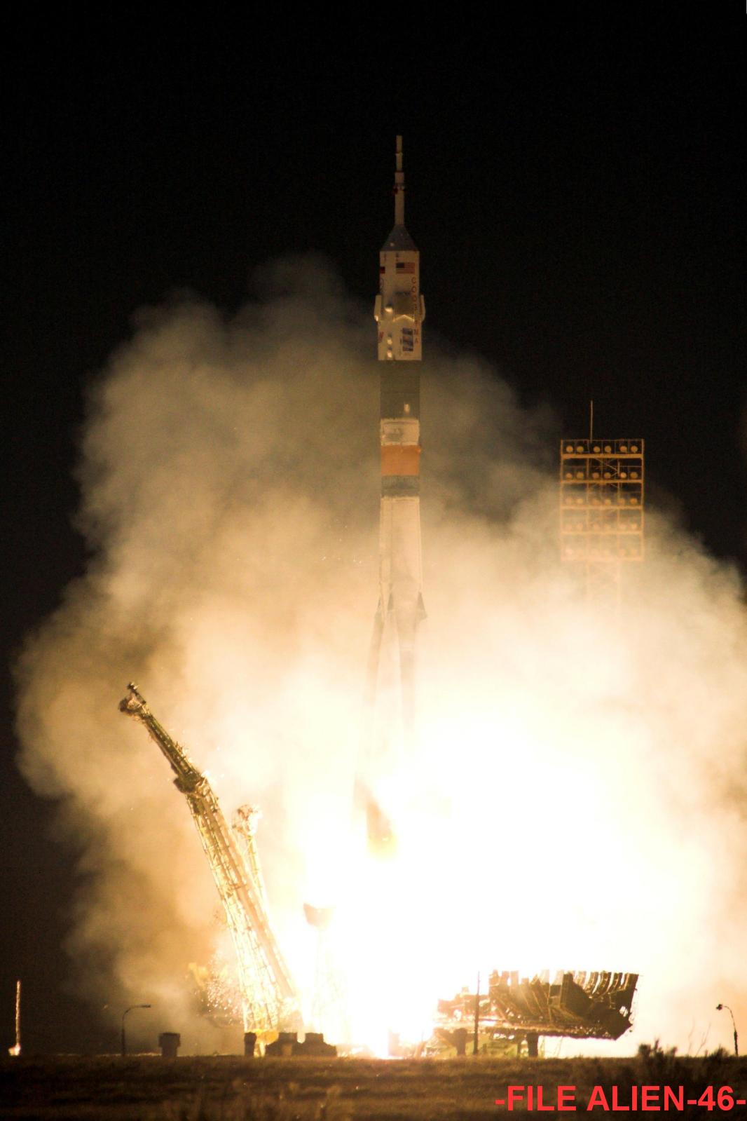 SIGLO XXI: -COHETE R-7-SEMYORKA-ROSKOSMOS-