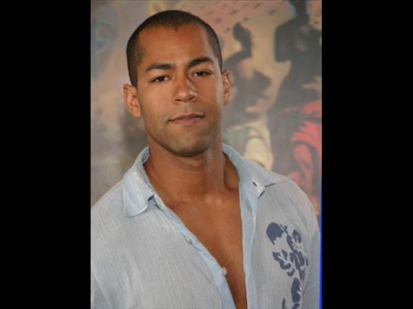 Miami Lounge: Anthony Sayers