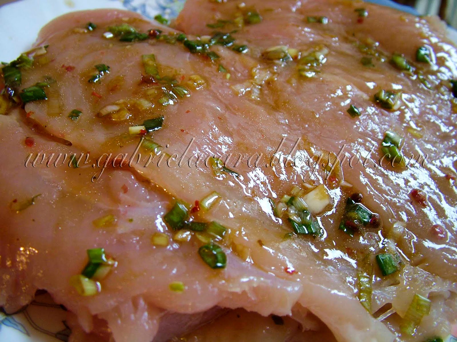 Gabriela's blog: RULADA DE PUI CU SALSA