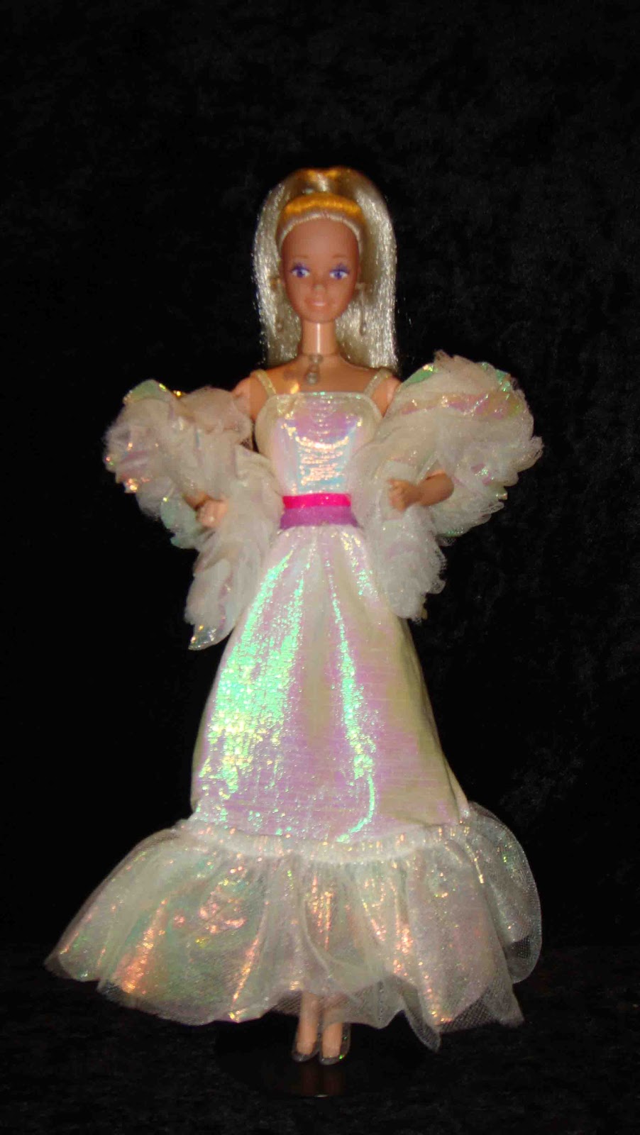 Alice in Wonderland: BARBIE CRISTAL DE CONGOST