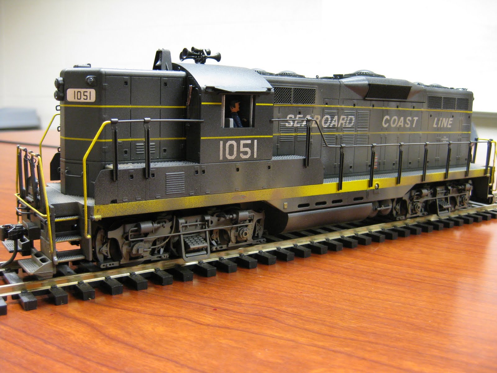 David's O Scale Blog: O Scale 2R SCL GP9 1051