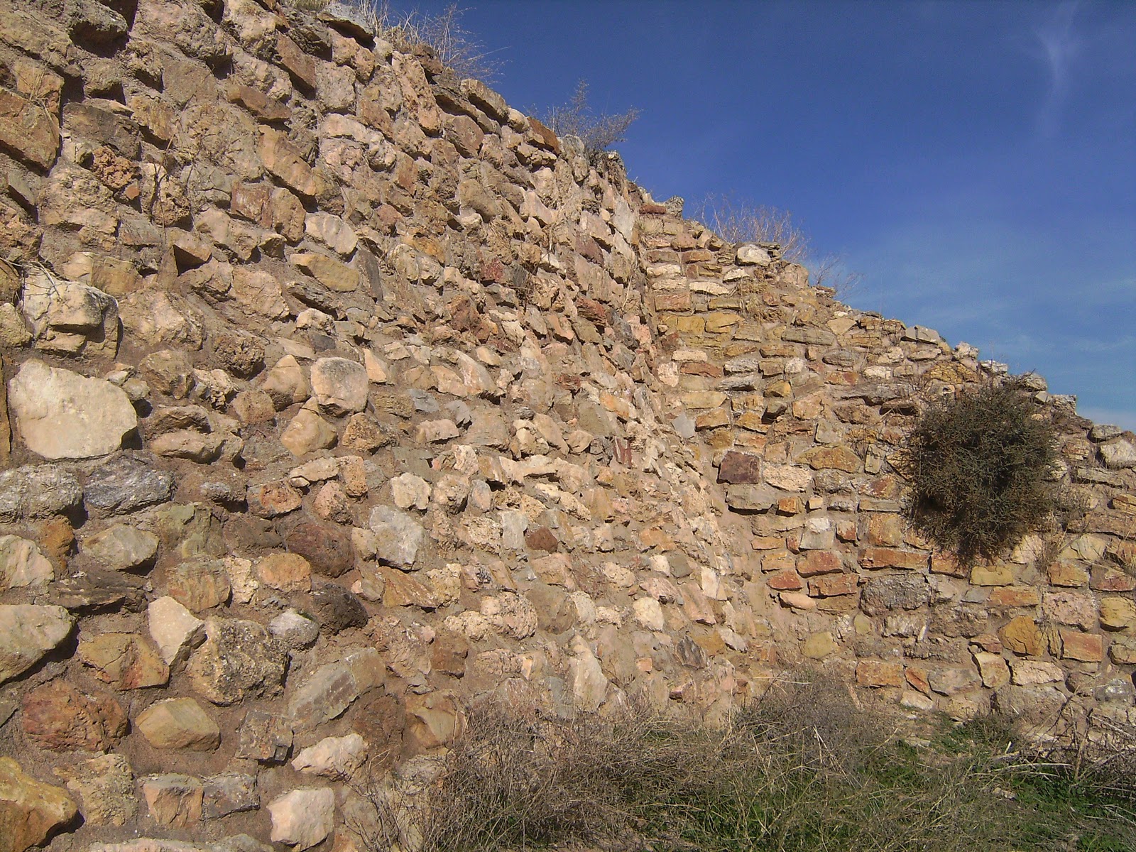 Necrópolis de Arjona: URBANISMO DE UN OPPIDA ÍBERO
