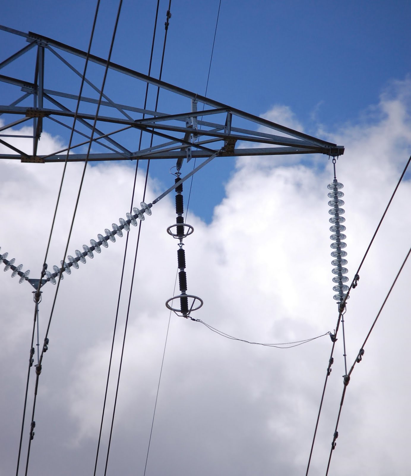 Ingeniería Eléctrica Explicada: Aplicación de descargadores en la ...